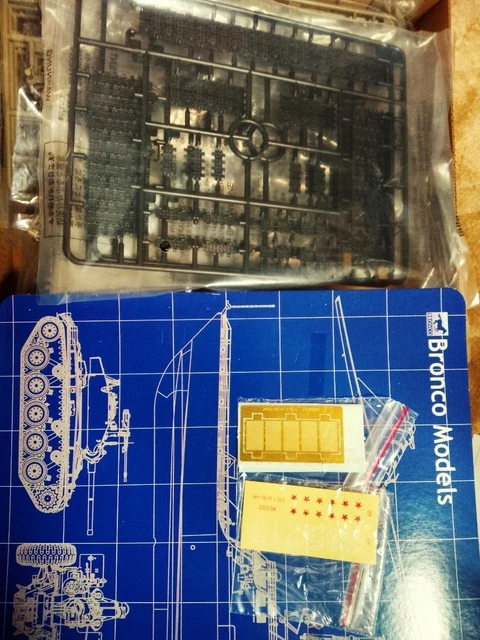 BRONCO SOVIET T-34/85 MEDIUM TANK 1/32 SCALE Plastic el Kit1/35 Tank ...