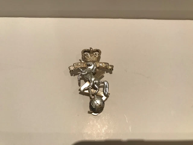 BRITISH WW2 ROYAL Electrical & Mechanical engineering cap badge JR ...