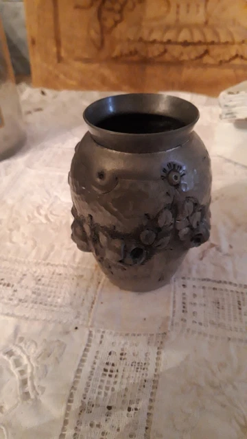 ANCIEN VASE SIGNE L. Rozay En Metal D'art (Etain ) A Decor Fleuri Art ...