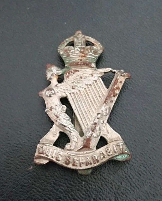 ROYAL IRISH RIFLES Regiment Quis Separabit Metal Cap Badge Slider WW1 £ ...