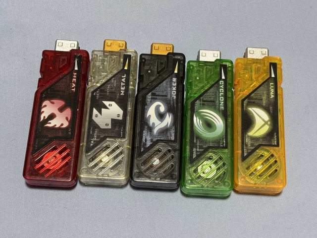 KAMEN RIDER DOUBLE W DX Gaia Memory Cyclone Memory, Joker Memory, Luna Memory, EUR 83,00 ...