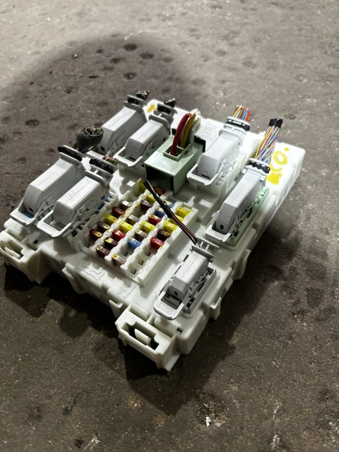 2014 FORD FOCUS Mk3 Bcm Body Control Module Fuse Box Dv6T14A073Dm C Max ...