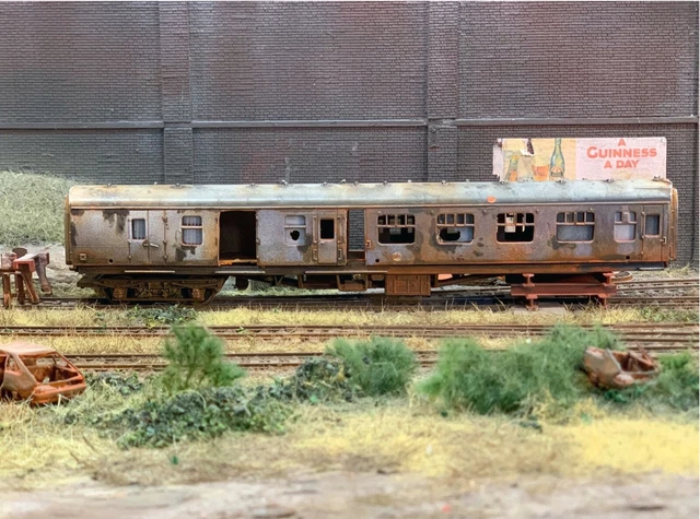 OO GAUGE COACH weathered MK1 Brake End Coach. Ref B4 £34.99 - PicClick UK
