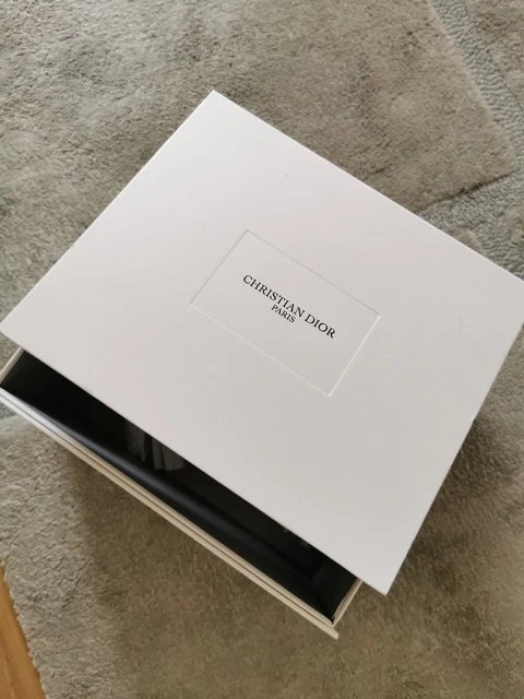 DIOR PACKAGING BOX/BOÎTE en carton 22cm x 18cm x 12cm EUR 10,00 ...