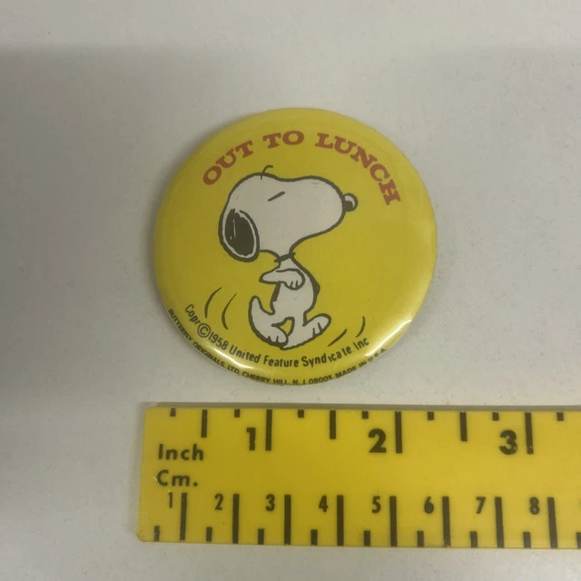 1970'S VINTAGE LARGE Snoopy Peanuts "Out To Lunch" Pin Badge 6cm ...