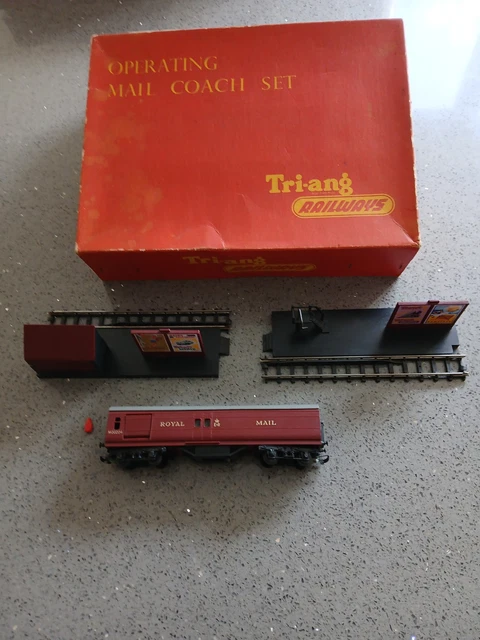 TRIANG R323 BR Travelling Post Office Operating Mail Coach Set Oo Gauge ...