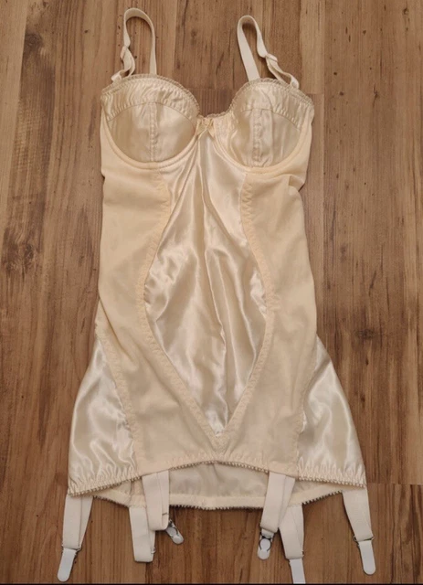 WHAT KATIE DID Size 32B- Peach Glamour Corselette £65.00 - PicClick UK