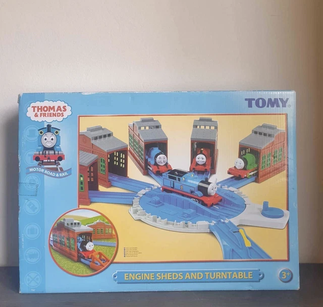 THOMAS & FRIENDS Engine Sheds And Turntable Tomy Trackmaster £34.95 ...