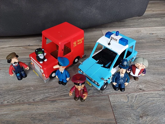 POSTMAN PAT FRICTION Powered Police Car & PC Selby Figure + Pat Van and ...