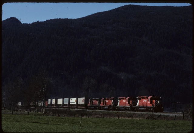 BH.BI02.CP2336 ORIGINAL COLOUR Slide CP Rail SD40-2 #5845 at Agassiz ...