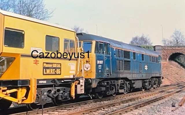 ORIGINAL 35MM DIESEL / Electric Train Class 31 31107 @ Kew Dated 19-3 ...