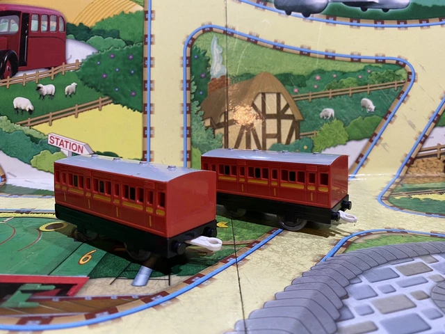 THOMAS AND FRIENDS Tomy trackmaster trains Orange Passenger Coaches EUR ...