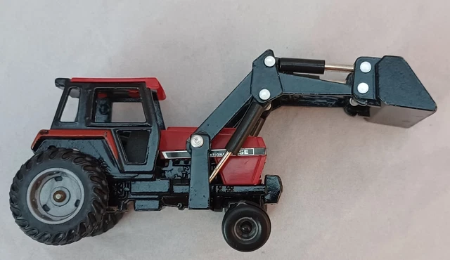 ERTL CASE INTERNATIONAL 2594 Tractor with Loader Diecast 1:64 Red/Black ...