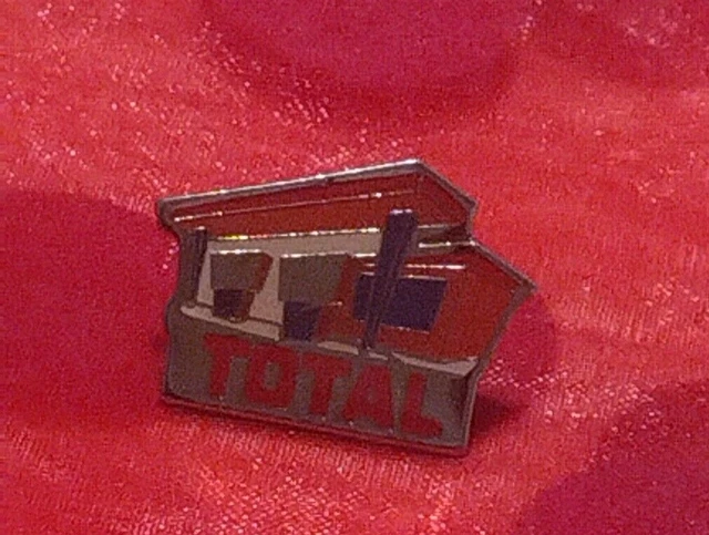 PINS PIN'S PIN Badge Vintage Collection Pub Logo Station Total Gazoil ...