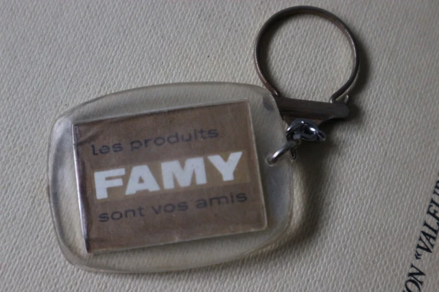 ANCIEN PORTE CLE publicitaire collection PRODUITS FAMY BOUTEILLE EUR 2 ...