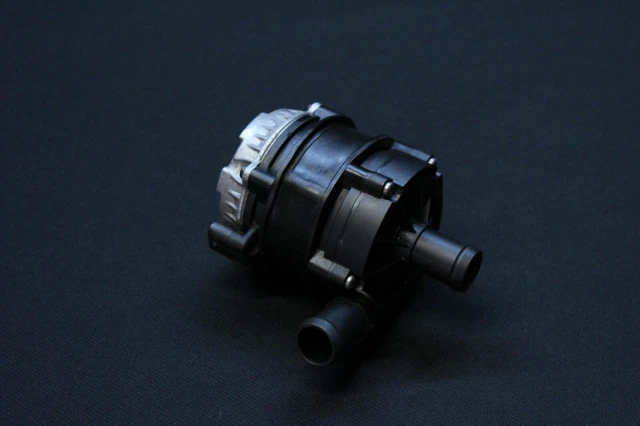 VW GOLF 7 5G Passat B8 Additive Coolant Pump Water Pump 04L965567 £29. ...