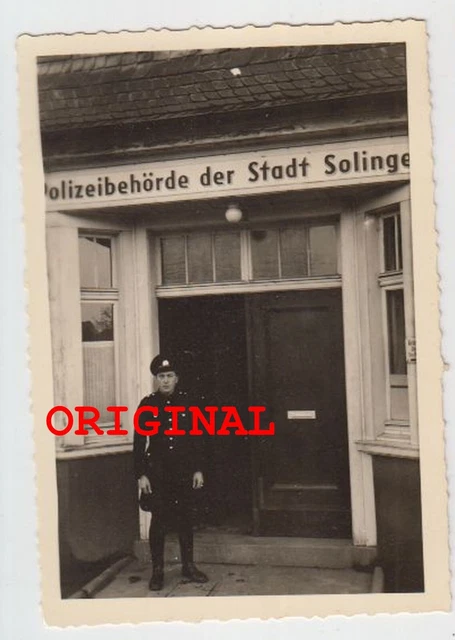 FOTO 2WK SCHILD Polizei-behörde Stadt Solingen Polizeibeamter Stiefel ...