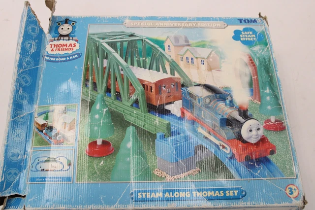 TOMY THOMAS THE Tank Engine and Friends Steam Along Thomas Train Set ...