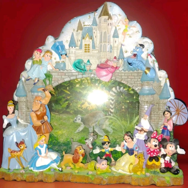 WALT DISNEY WORLD Parks Disney Characters Magic Kingdom Castle 3D ...