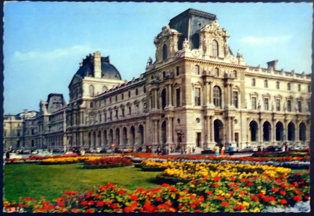 C10378 THE LOUVRE Museum, Side View, Garden, Musee du Louvre, Paris ...