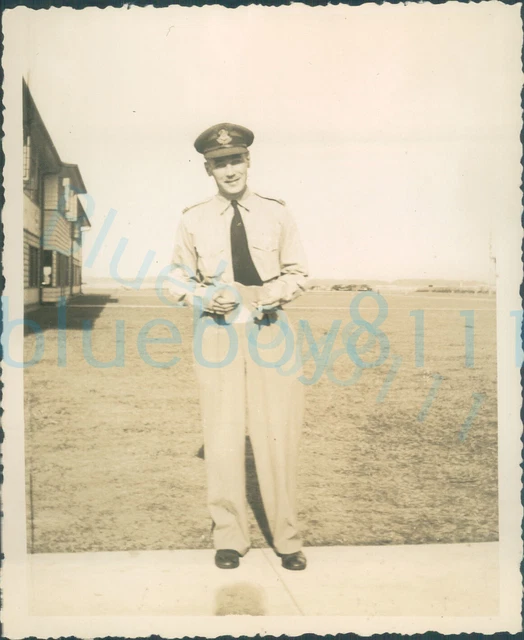 WW2 RAF AIRMAN photo of Flight Lieutenant Hill at Darr Aero Tech Albany ...
