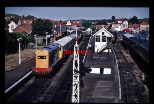 ORIGINAL 35MM SLIDE CLASS 20 AND DMU AT UNIDENTIDFED RAILWAY STATION NO ...