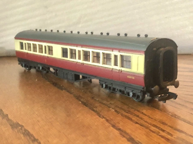 BACHMANN 34-300 COACH LMS Panelled 57’ Composite Red/Yellow M3672M OO ...