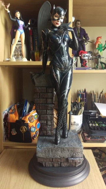 SIDESHOW COLLECTIBLES PREMIUM Format Statue - Catwoman Michelle ...