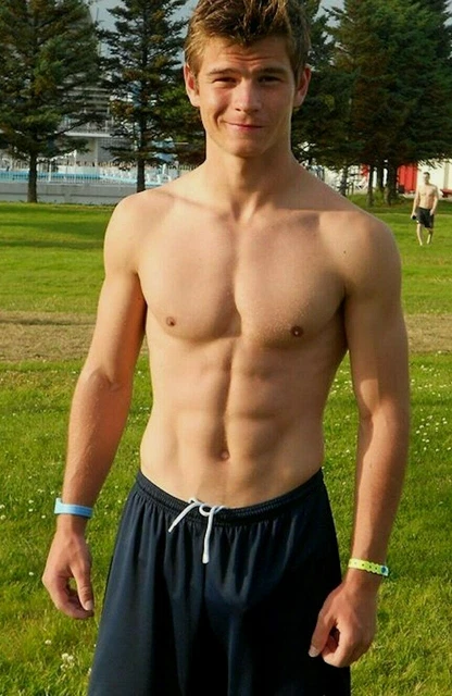 Shirtless Male Muscular Beefcake Gym Jock Hunk Athletic Man Photo 4x6