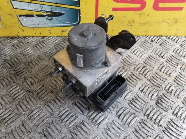 VOLKSWAGEN PASSAT B7 2.0 TDi ABS MODULE POMPE 3AA614109AF EUR 35,09 ...