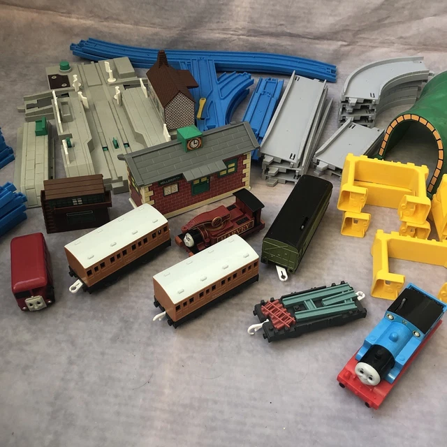 TOMY TOMICA THOMAS The Tank Engine Trackmaster THOMAS AND BERTIE extras ...