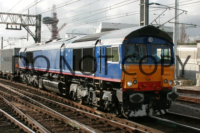 UK DIESEL TRAIN Railway Photograph Of Class 66 66414 Loco. Rm66-551 £1. ...