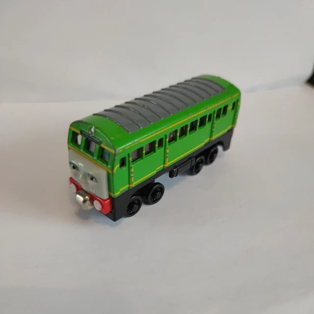 TAKE ALONG&PLAY THOMAS The Tank Engine & Friends Train DAISY -2008 £4. ...