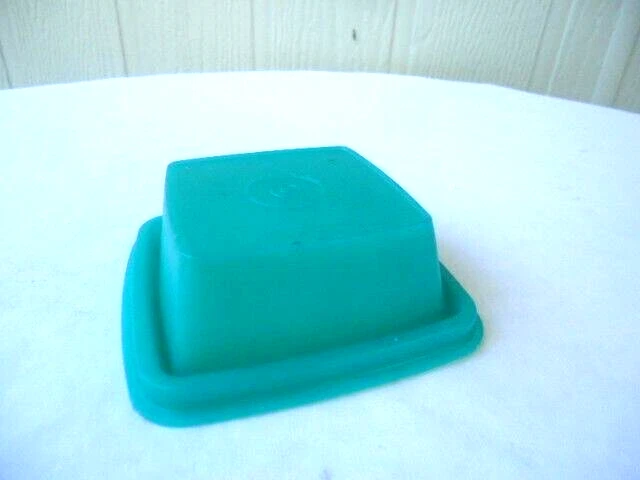 TUPPERWARE TEAL GREEN beetroot pick-a-deli lid only 1332- 14 $9.99 ...