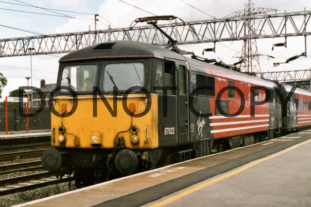 UK DIESEL TRAIN Railway Photograph Of Class 87 87022 Loco. (Rm87-60) £1 ...