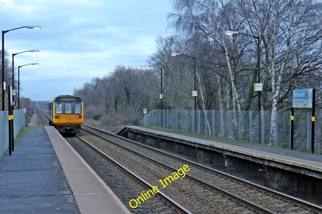 PHOTO 6X4 NORTHERN Rail Class 142, 142048, Halewood railway station The ...