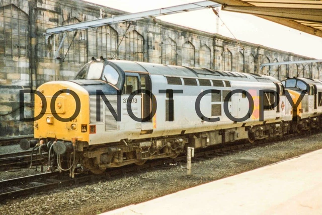 UK DIESEL TRAIN Railway Photograph Of Class 37 37673. Loco. Rm37-1602 £ ...