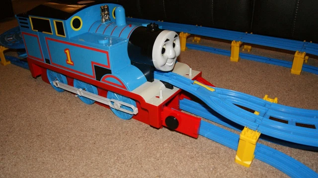 TOMY TRACKMASTER THOMAS & Friends GIANT THOMAS (Rare) Set with track ...