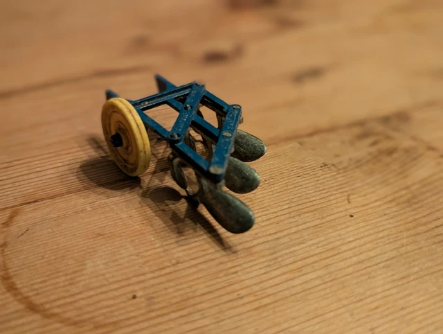 BRITAINS 1:32.FARM.3 FURROW Plough.ransoms 3 Blade Plough.plow. Tractor ...