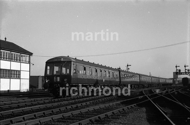 CARDIFF QUEEN STREET DMU 29.4.58 35mm Railway Negative RN422 £4.99 ...