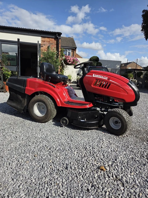 LAWNFLITE 903 LT Ride On Mower Garden Tractor Briggs & Stratton 15 HP £ ...