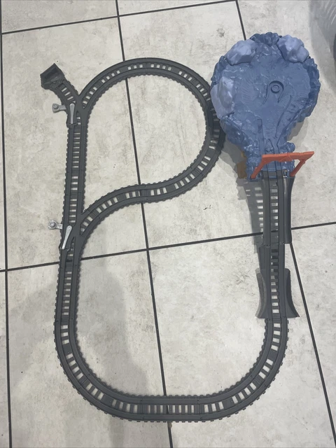 THOMAS THE TANK Engine Trackmaster Revolution Dragon Escape Track Com ...