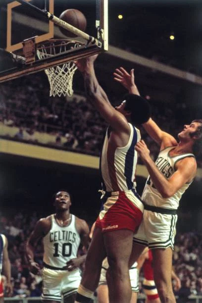 WES UNSELD BALTIMORE Bullets Shoots A Layup 1972 Old Basketball Photo ...