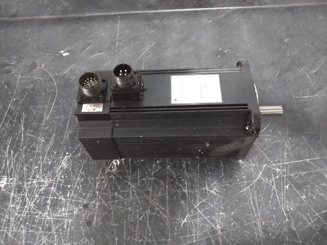 HAAS SERVO MOTOR Part # 93-62-0013 Yaskawa # Usaged-09A22K Cnc Vf 0 1 2 ...