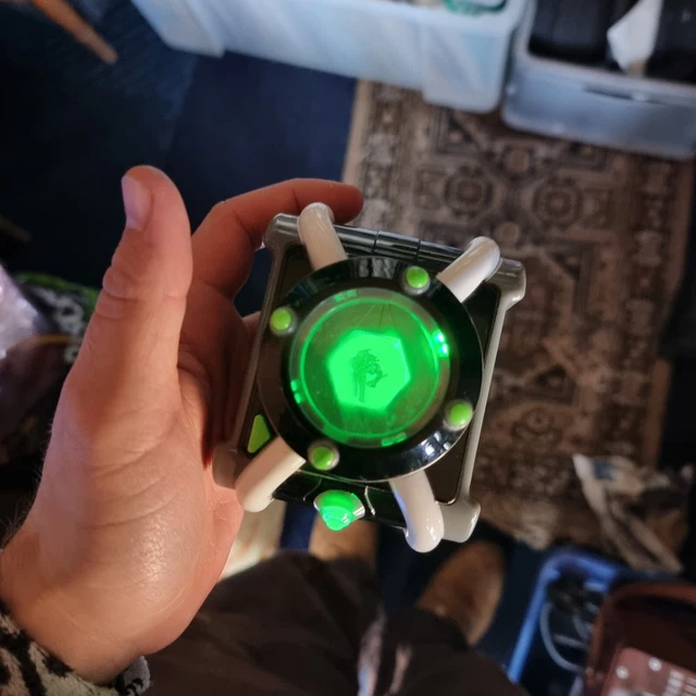 BEN 10 ULTIMATE OMNITRIX DELUXE FX WATCH lights sounds TOY BANDAI alien ...