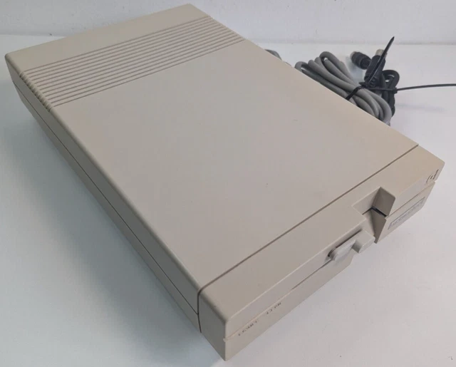 COMMODORE 1571 DISK Drive Floppy | Unità floppy per Commodore 128 ...