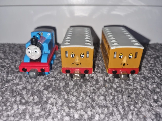 THOMAS & FRIENDS THOMAS ANNIE AND CLARABEL TRIO Take Along Die Cast ...