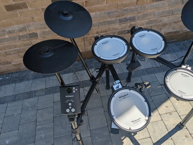 ROLAND V-DRUMS ELECTRONIC Drum Kit TD-1 + Amp, Stool & Pedal £516.70 ...