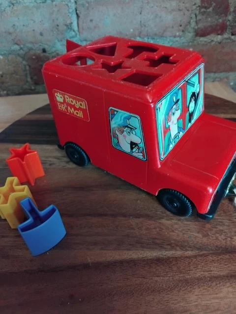 VINTAGE MERIT POSTMAN Pat Van Shape Sorter 3 shapes all decals there £4 ...