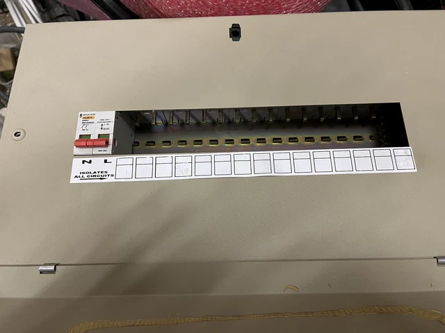 MERLIN GERIN DISTRIBUTION Board Box Fuse Consumer Unit 24 Way with mcbs ...